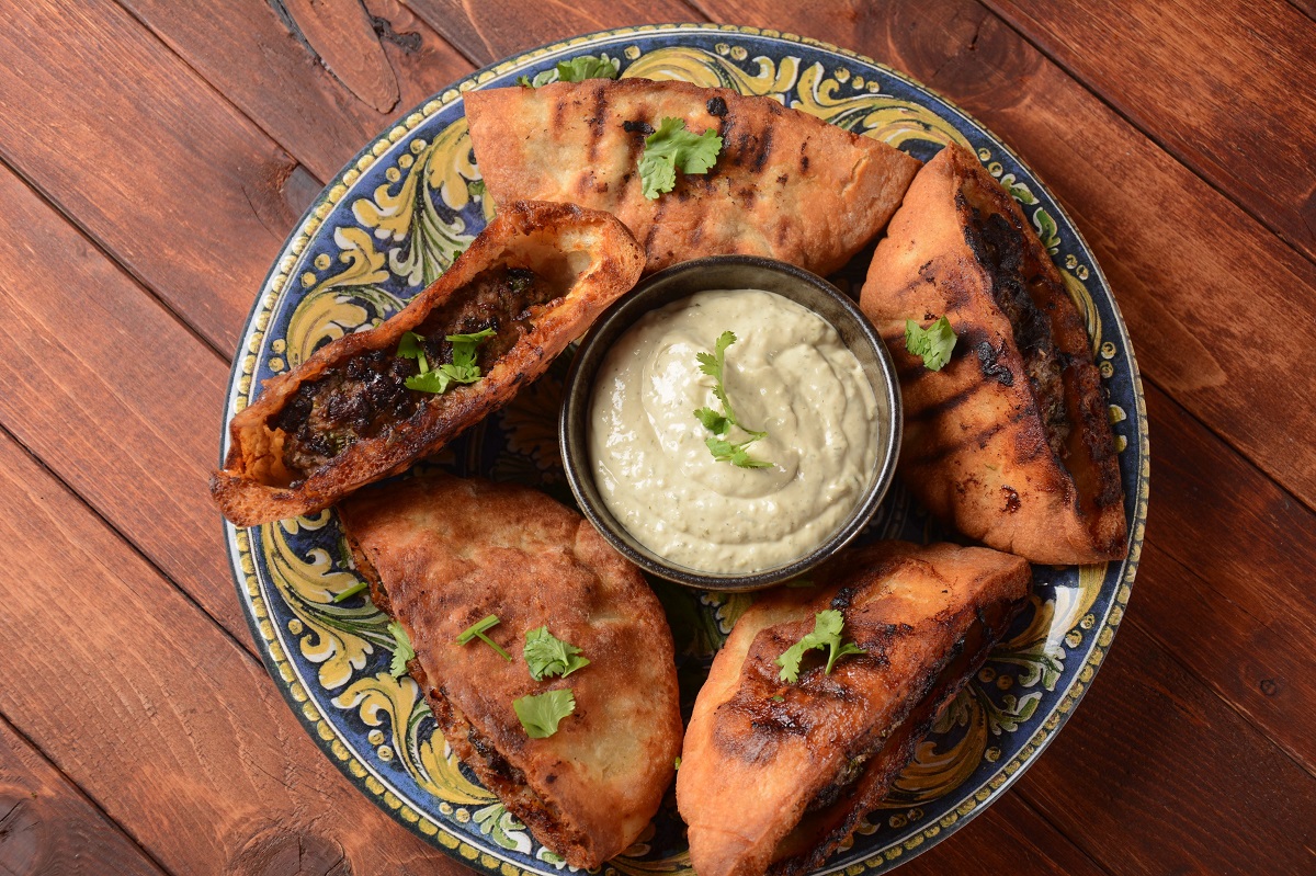 Arayes Lahmeh (Stuffed Meat Pita): A Step-by-Step Traditional Recipe ...