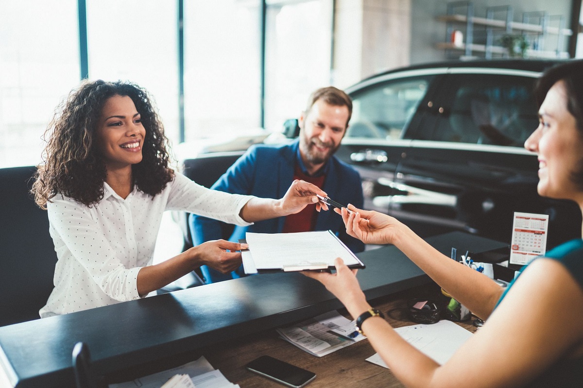 Americans Keep Buying New Cars Despite Owing Thousands in Negative ...